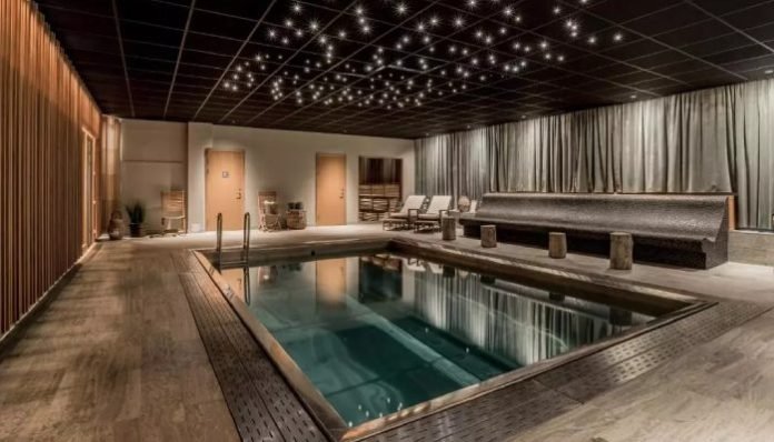 Ideas And Designs For Your Own Luxurious Indoor Pools