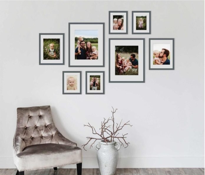 Vastu Compliant Family Photo Placement